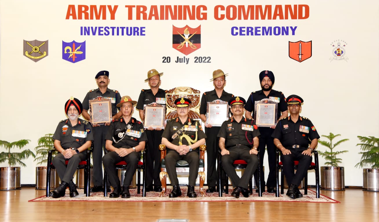ARTRAC Investiture Ceremony — Lt Gen SS Mahal, AVSM, VSM, Awarded the ...